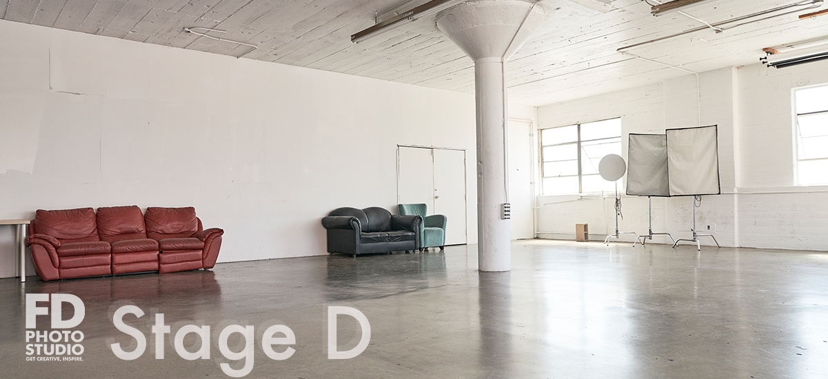 Stage UPGRADE: Textured walls, dark stained shelves & cool props in ...