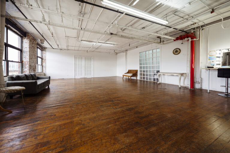 Professional photo studio for rent in N.Y. Astoria - FD Photo Studio